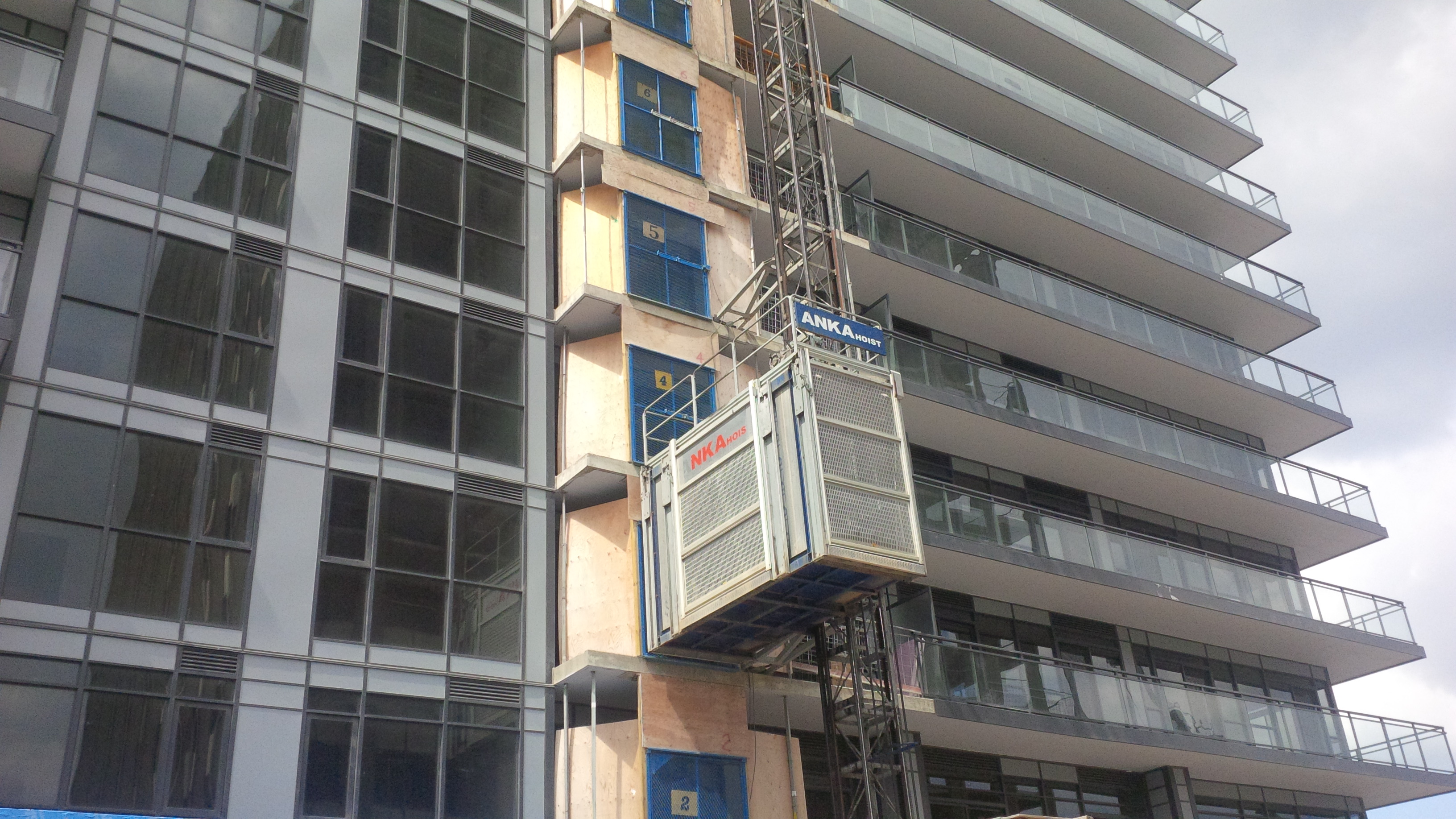 Construction Site Rentals in Ontario | Halton Hoisting Ltd